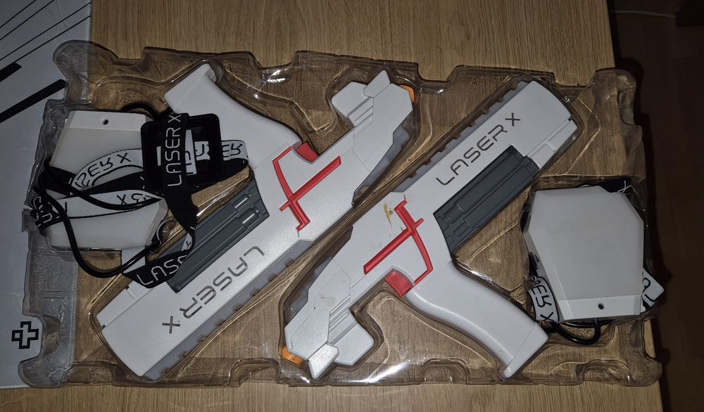 Vand set 2 pistoale Laser X Bucuresti Sectorul 4 • OLX.ro