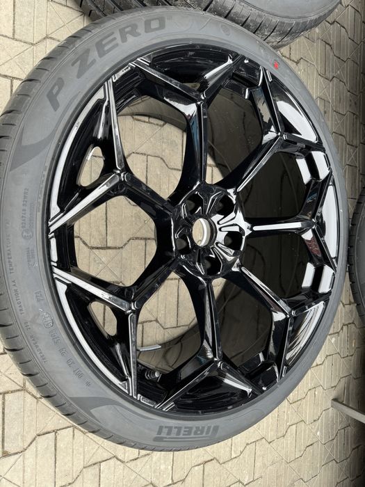 Jante Originale Lamborghini URUS R23 Black Edition echipate vara noi ...