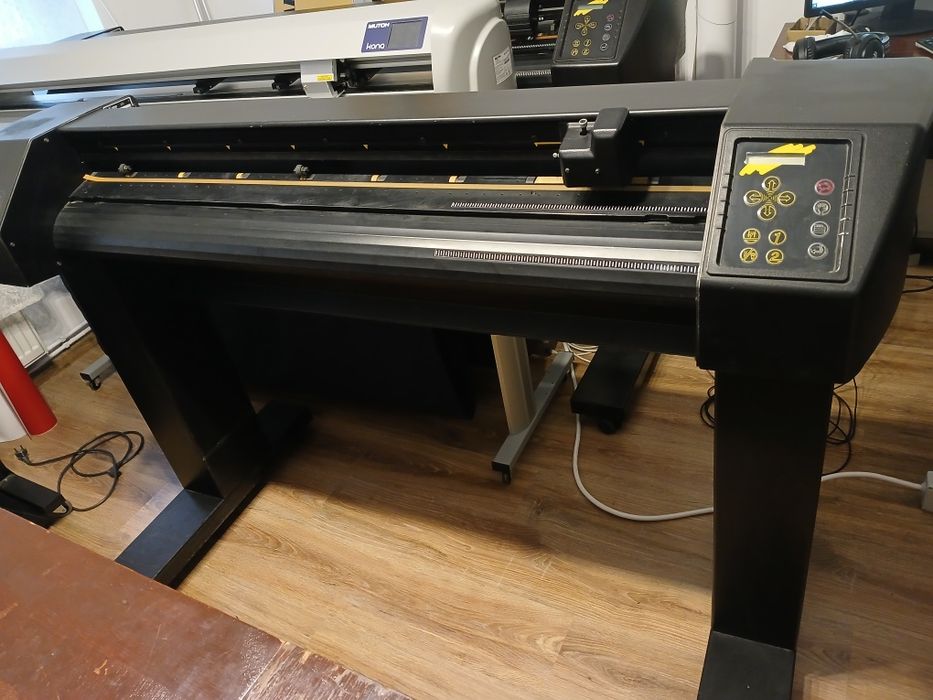 Cutter plotter Summa T1010 Pro Arad • OLX.ro