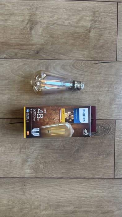 Bec Vintage LED Philips E27, 5.5W, 600 lumeni, 2500K, clasa F, fumuriu ...