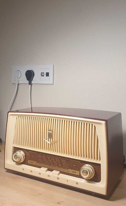 Grundig Type 87a, radio de epocă cu tuburi Baia Mare • OLX.ro