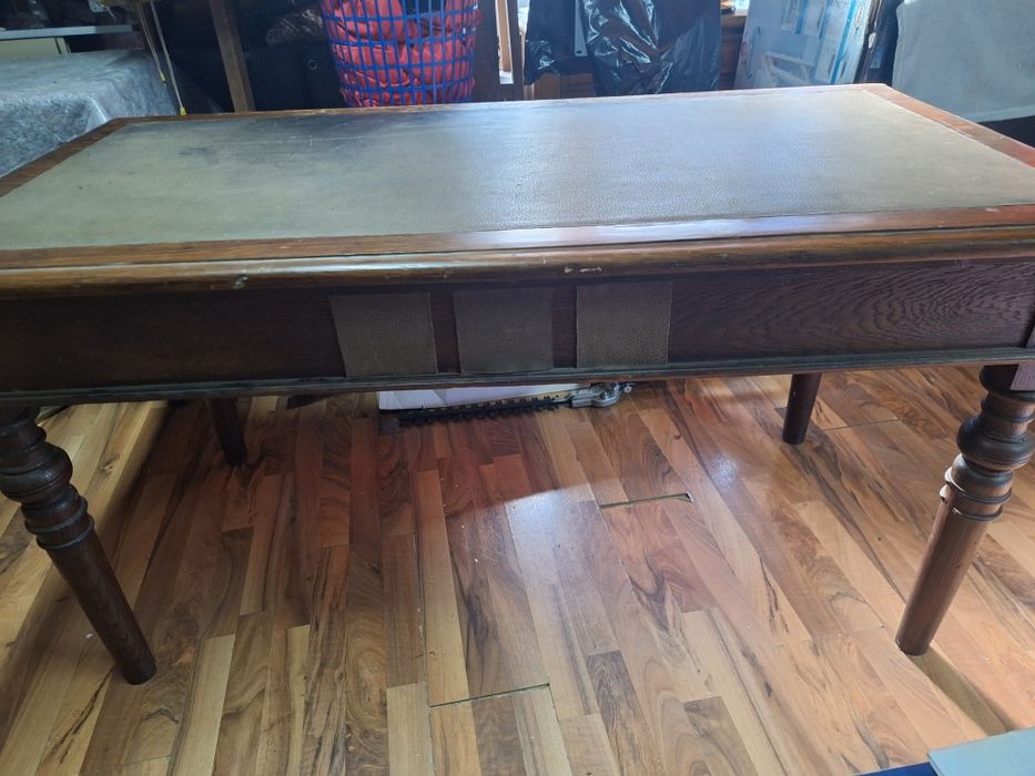 Birou lemn masiv foarte vechi ocazie Popesti-Leordeni • OLX.ro