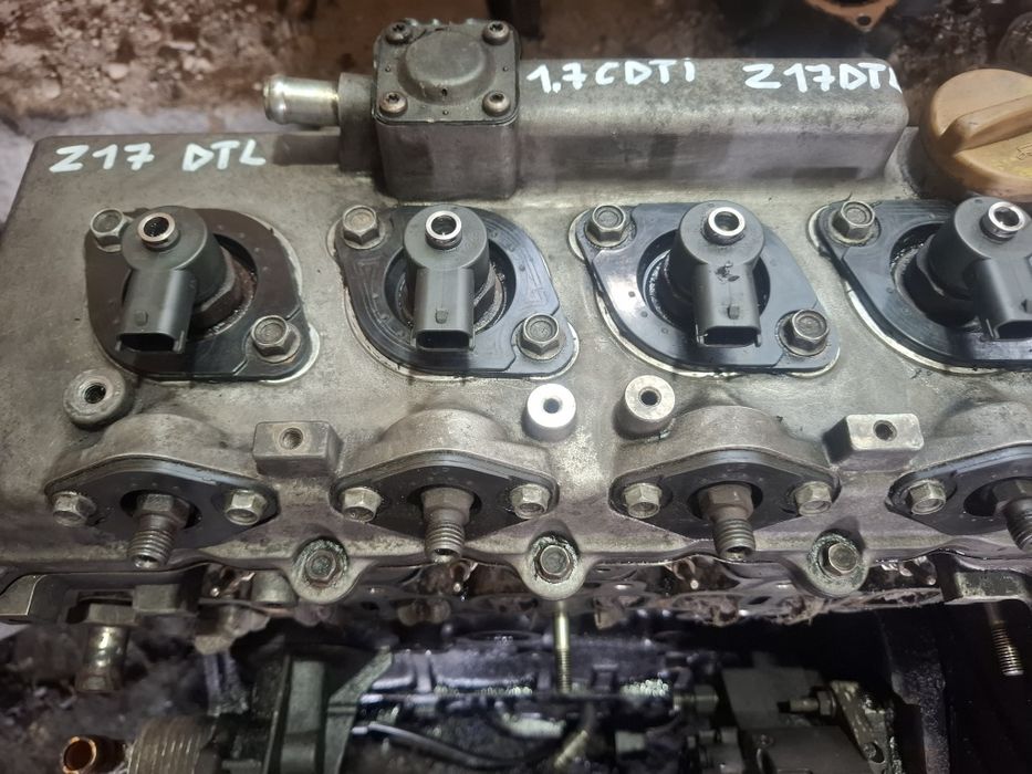 Se vinde Motor complet cu Injectoare și pompa inalte Opel astra H 1.7 Targu-Mures • OLX.ro