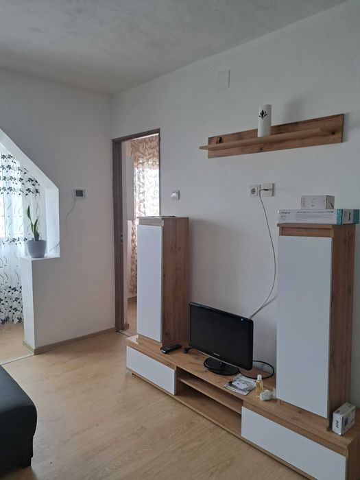 Închiriez garsoniera Rovinari • OLX.ro