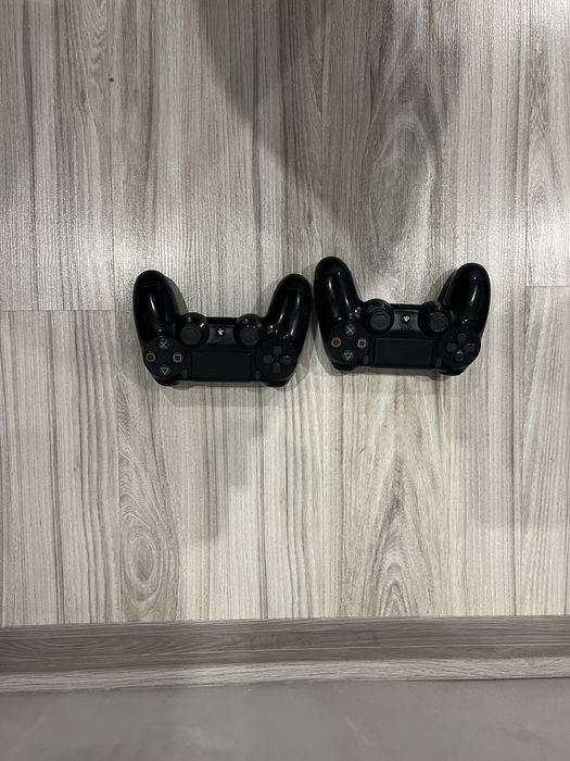 Два джойстика за ps4 гр. Мартен • OLX.bg