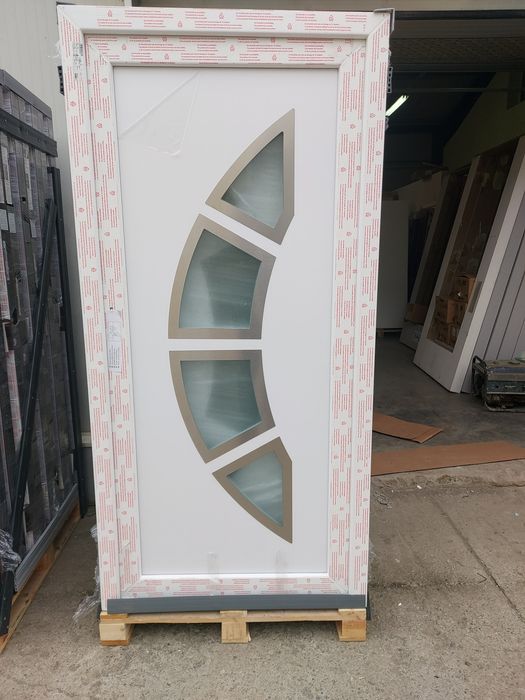 Usa termopan de intrare Livezeni • OLX.ro