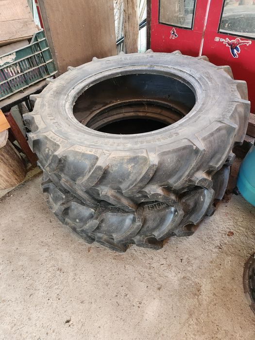 Vînd 2 anvelope tractor Zavoi • OLX.ro
