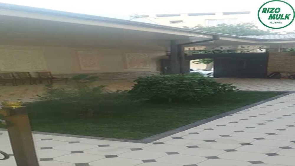 Олмазор туманида файзли ховли сотилади. NR494/131: 145 000 у.е. - Продажа Ташкент на Olx