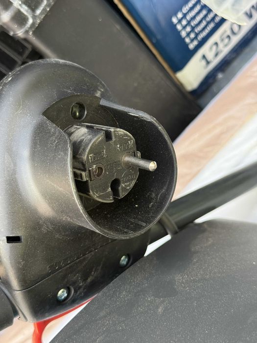 Aerator electric Gardena ES 500 scarificator Dobreni • OLX.ro