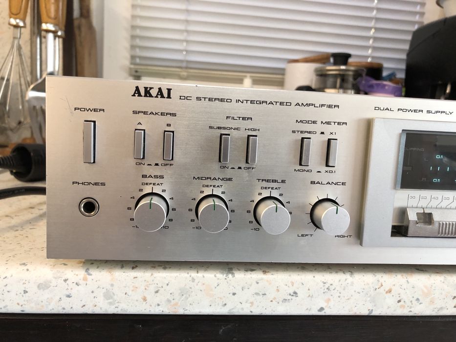 Akai AM-U04 стерео гр. Шумен Дивдядово • OLX.bg