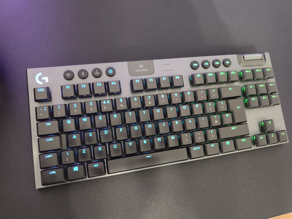 Set tastatura + mouse + mousepad + casti Logitech Bucuresti Sectorul 5 ...