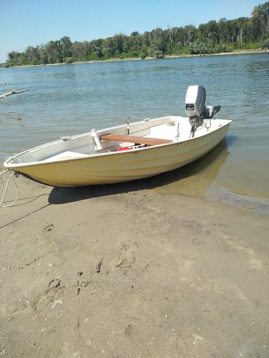 Лодка пластмаса! гр. Силистра Изток • OLX.bg