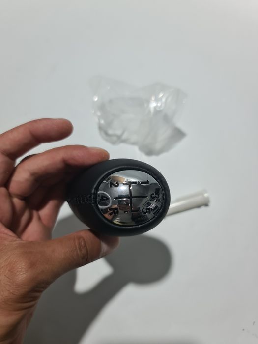 Nuca schimbator logan din piele eco 5 + R cu adaptor inclus Bucuresti ...