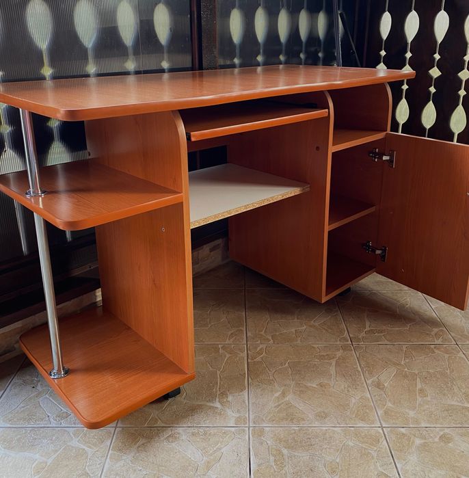 Birou nou cu rafturi si sertare Focsani • OLX.ro