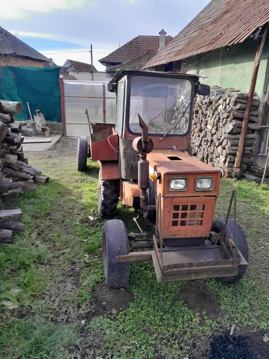 Vand Tractoras 15 cp plus anexe Arpasu de Sus • OLX.ro