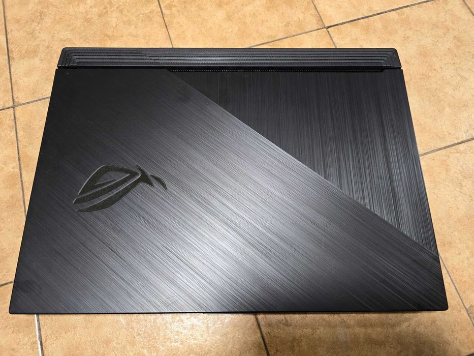 ASUS ROG STRIX G 17" defect! Satu Mare • OLX.ro