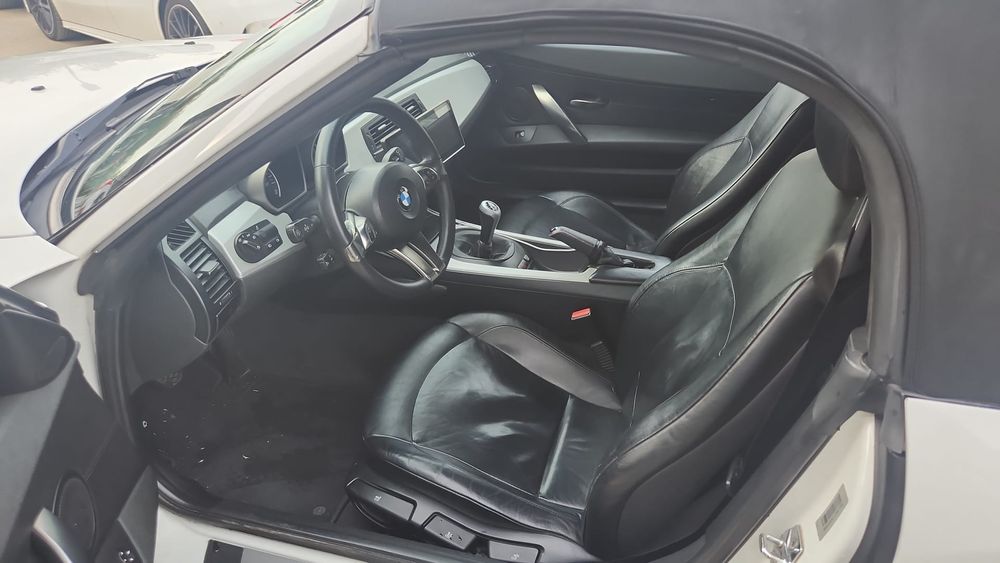 BMW Z4 E85 2006 2.5i Bucuresti Sectorul 6 • OLX.ro