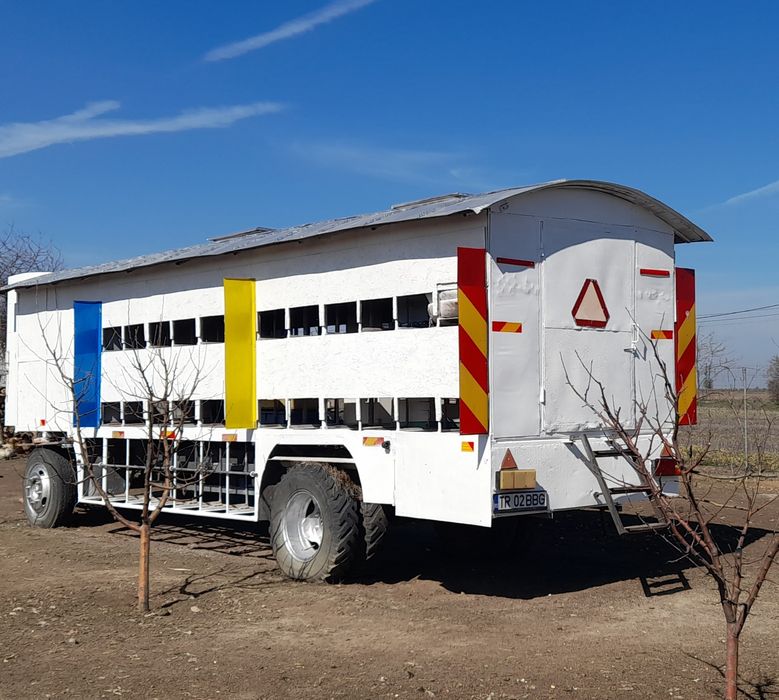 Vand Pavilion Apicol Blejesti • OLX.ro