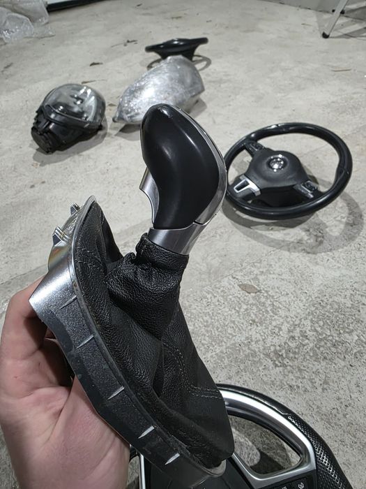 Volan + nuca schimbator Insignia Opc line Craiova • OLX.ro