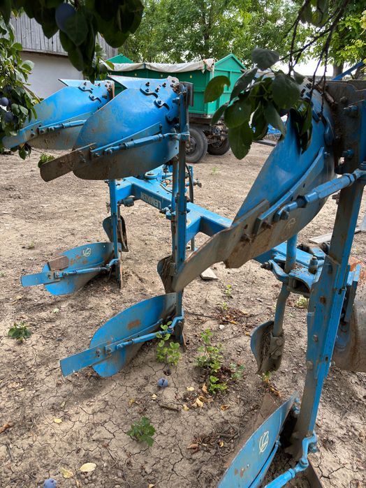 Plug lemken opal 110, 3 trupite. Verseni • OLX.ro