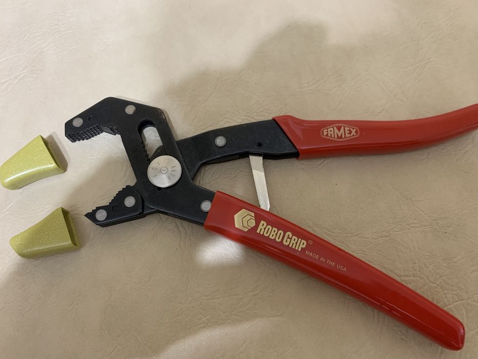 Cleste reglabil Robo Grip (made in U.S.A.) nou Galati • OLX.ro