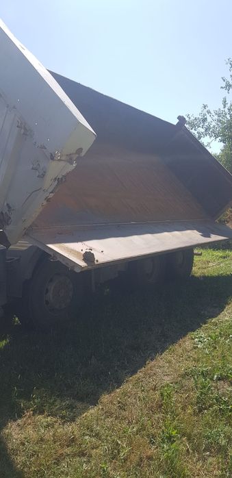 Vand 4 bascula 8x4 (3 cu volan pe dreapta și 1 cu volan pe stânga Deva ...