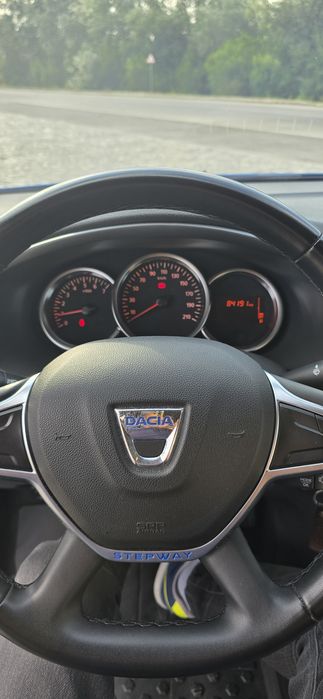 Vand Dacia Logan Stepway TCe 100 GPL Euro 6 Rosu • OLX.ro