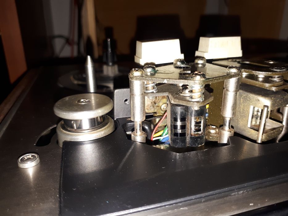 Magnetofon Akai- Gx 210D Autoreverse Bucuresti Sectorul 2 • OLX.ro