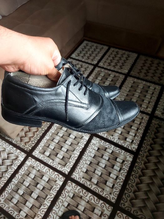 Sandale si slapi de piele nr 42 Petrosani • OLX.ro