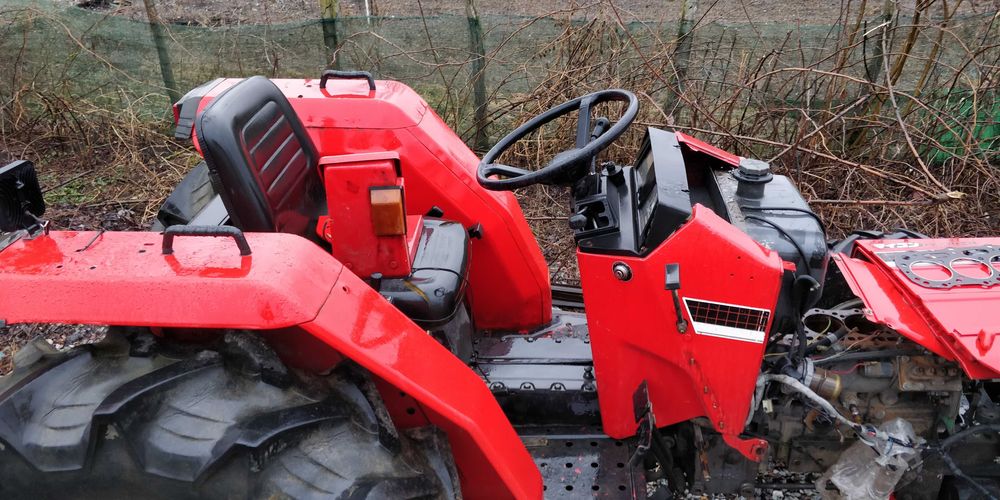 Tractor japonez Shibaura D32f cu motor defect, bloc crapat, perkins ...