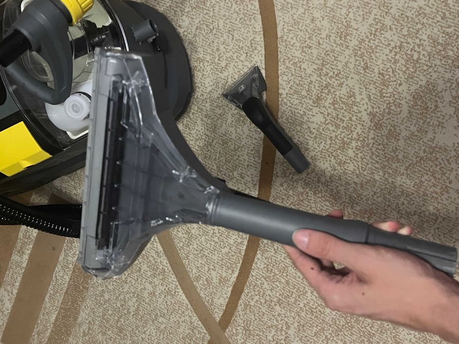 Inchiriere aspirator extractie - injectie Karcher puzzi 10/2 Bucuresti ...