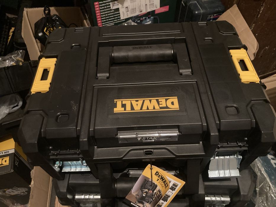 Куфари Dewalt Tstack 2 за импакт и винтоверт гр. Кюстендил Бял камък ...