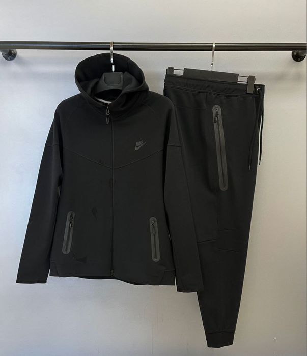 Trening Nike Tech black Dobroesti • OLX.ro