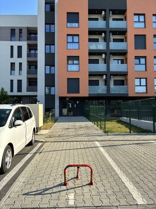 Parcare privata in cartierul Universitatii Bloc AES Oradea • OLX.ro