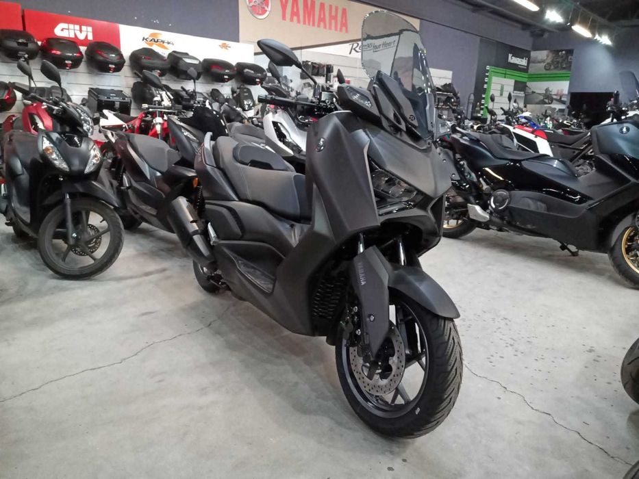 Yamaha X-Max 300 2023- nou 0km livrare din stoc Yamaha Constanta ...