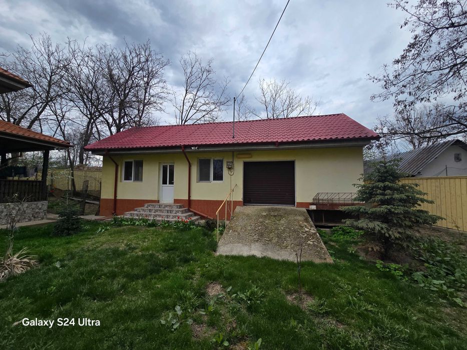 Casa mare cu etaj si cu teren Nicoresti, jud. Galati Dobrinesti • OLX.ro