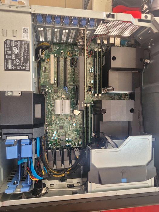 Dell Precision T-7810 2× Xeon E-2680 v4 48gb Ram гр. Благоевград Запад ...