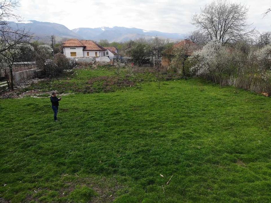 Teren intravilan Livadia de sub Coasta,com Baru,Hunedoara Livadia • OLX.ro