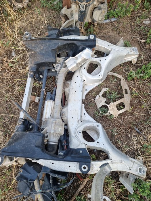 Cadru motor bmw f10 f11 520d 530d Arbanasi • OLX.ro