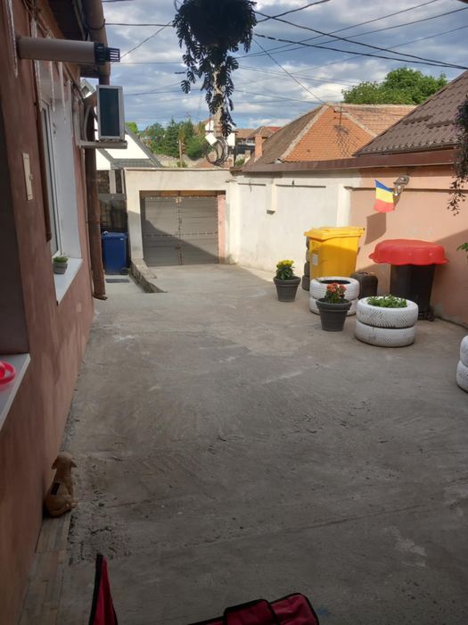 Vand casa cu 3 camere Medias • OLX.ro
