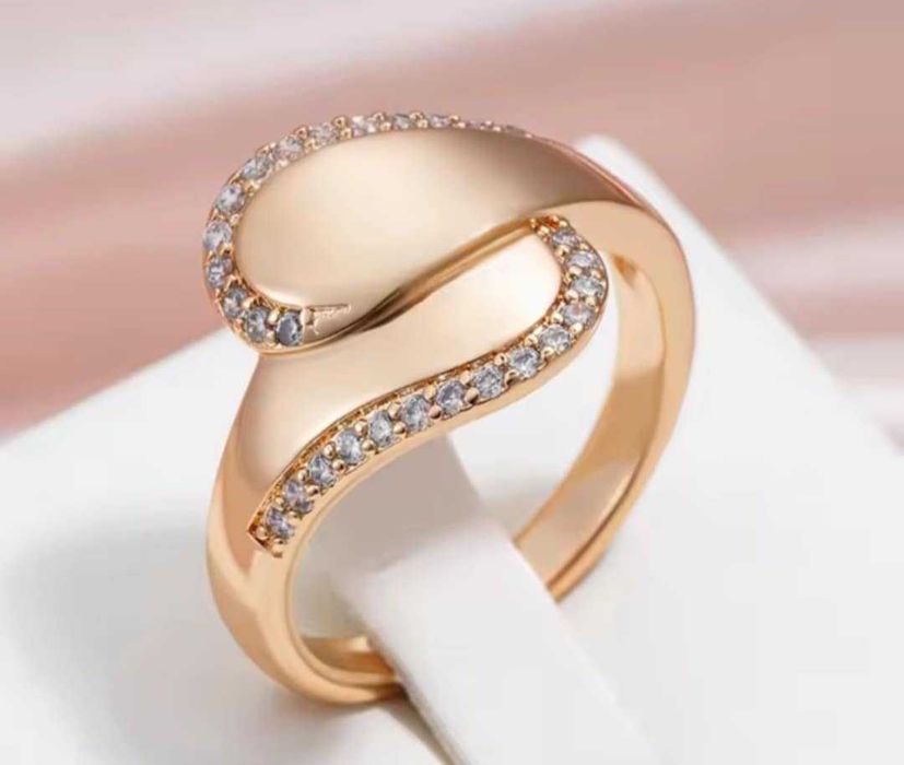 GR11, inel placat aur 14k, model deosebit cu zirconiu alb,nou/marcat Timisoara • OLX.ro