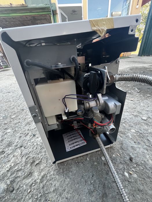 Instant gaz ariston impecabil! Blejesti • OLX.ro