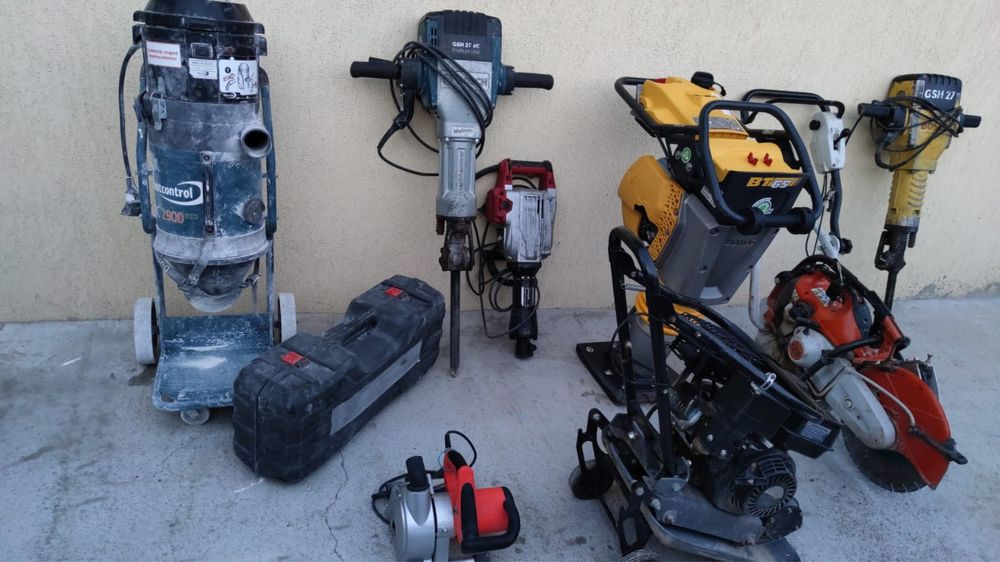 Inchiriez compactor/mai pamant/placa compactoare Bucuresti Sectorul 4 ...