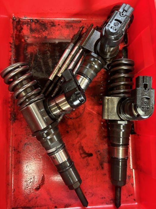 Injector Volkswagen 2.0 tdi BMR 170 cp Valenii • OLX.ro