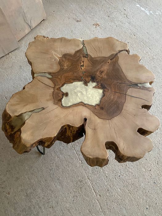 Masuta coltar masuta cafea lemn masiv rondea lemn Nadrag • OLX.ro