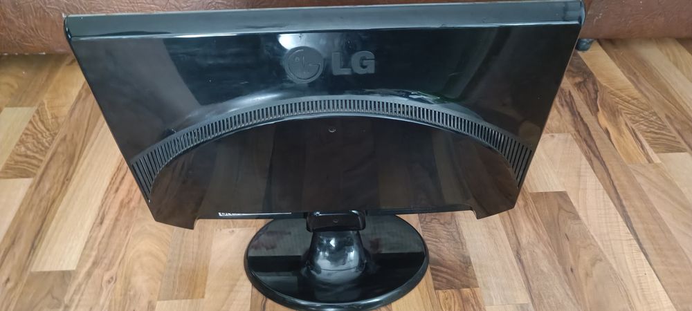 Monitor LG Flatron W2253TQ 22 inch full HD Cluj-Napoca • OLX.ro