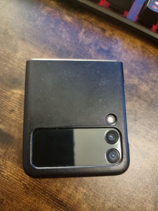 Samsung galaxy z flip 3 display defect Albesti • OLX.ro