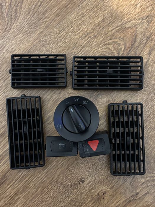 Bloc lumini golf 4 plus grile ventilatie si buton intermitent etc ...