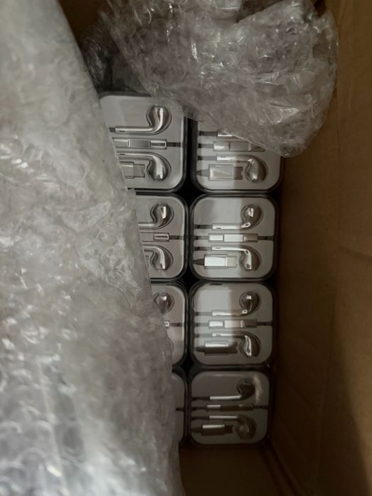 Căști chrome cu fir USB-C stil Apple Bucuresti Sectorul 3 • OLX.ro