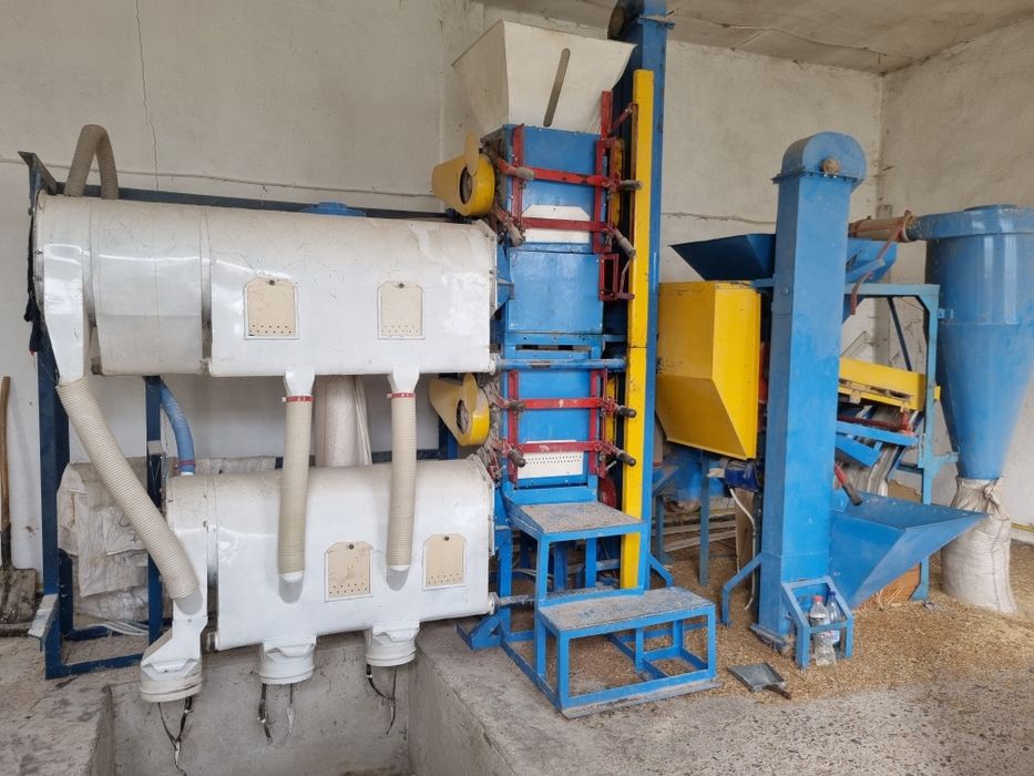 Vând teren și clădire cu moara de grâu, porumb și urluiala în Bodesti ...